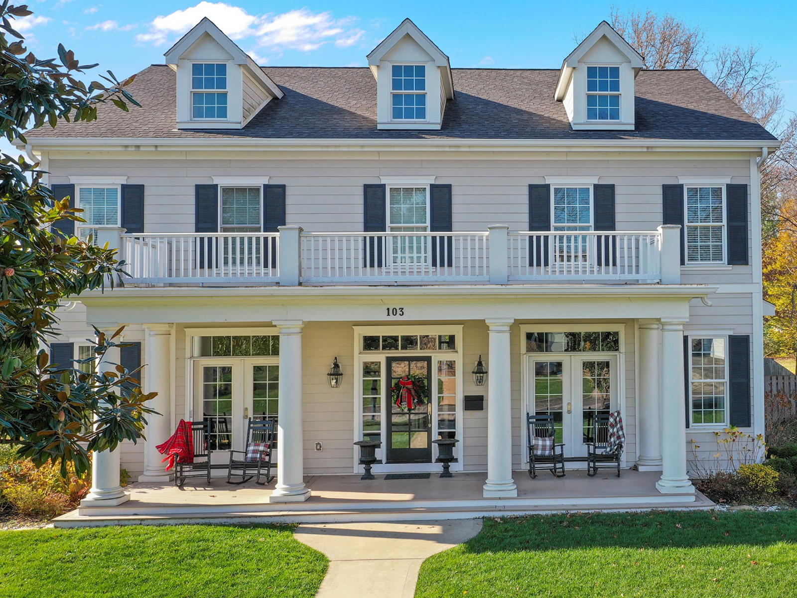 1900 Colonial Style Homes Porch $700,000 Homes In Ohio, New York And